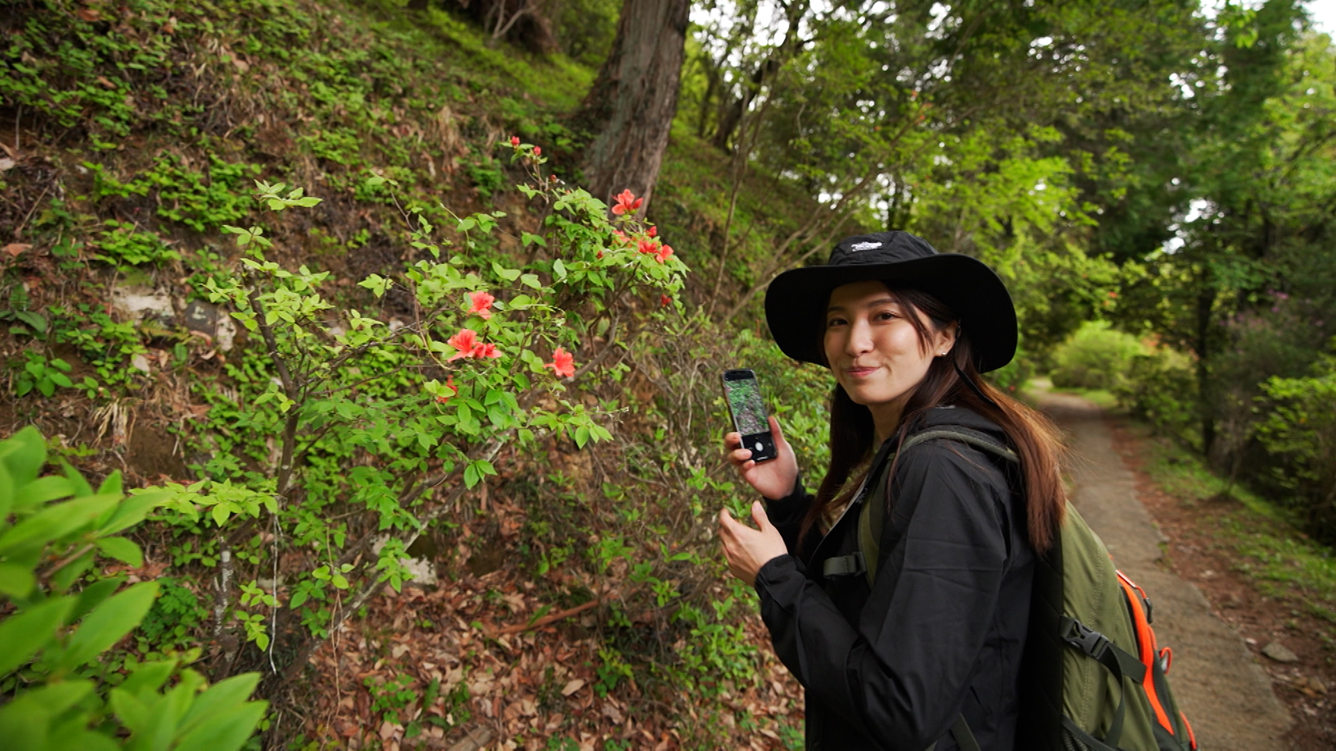 鬼滅の刃にも関係する山!?「登山で頂きメシ!3」 日の出山 × 戸田れい Abcマガジン